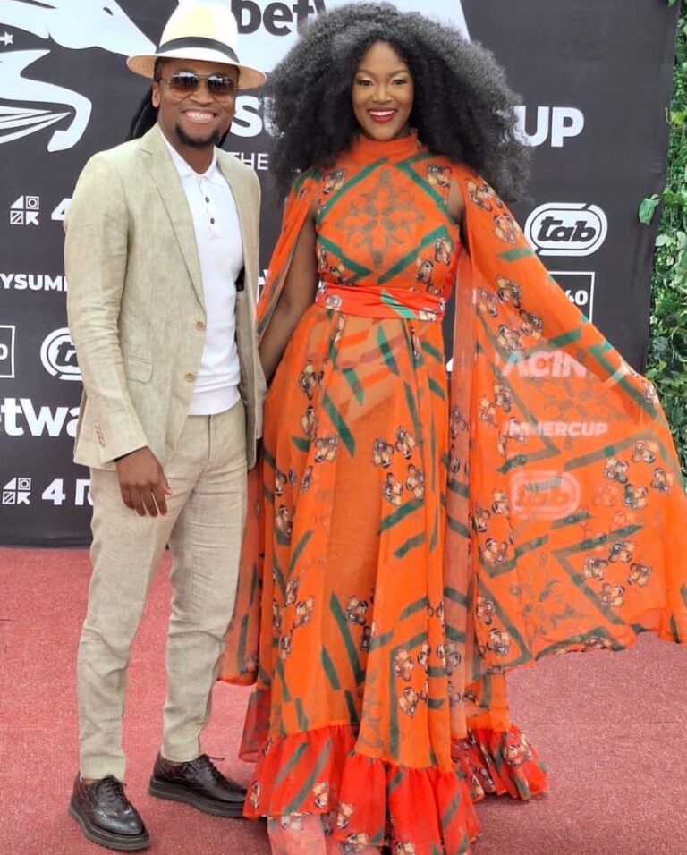 Siphiwe Tshabalala Biography: Age, Wife, Children, Career and Lifestyle