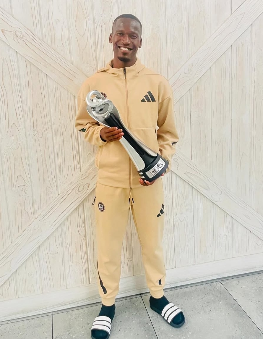 Abdeslam Ouaddou and Tapelo Xoki involved in a car accident